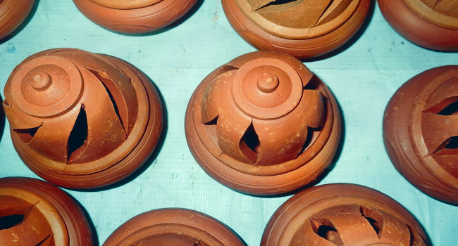 Molding Clay into Artistic Masterpieces – Videotic